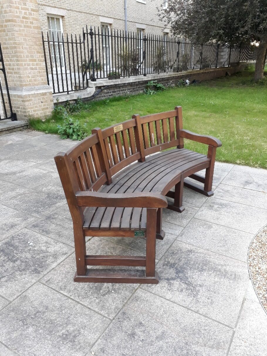 Discover the enduring legacy of the Richmond Curved Bench! | Woodcraft UK