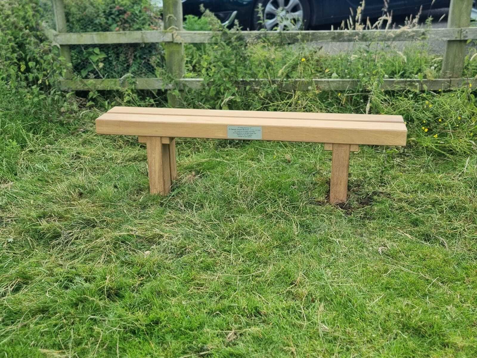 The Wykeham bench in honour of a local doctor | Woodcraft UK