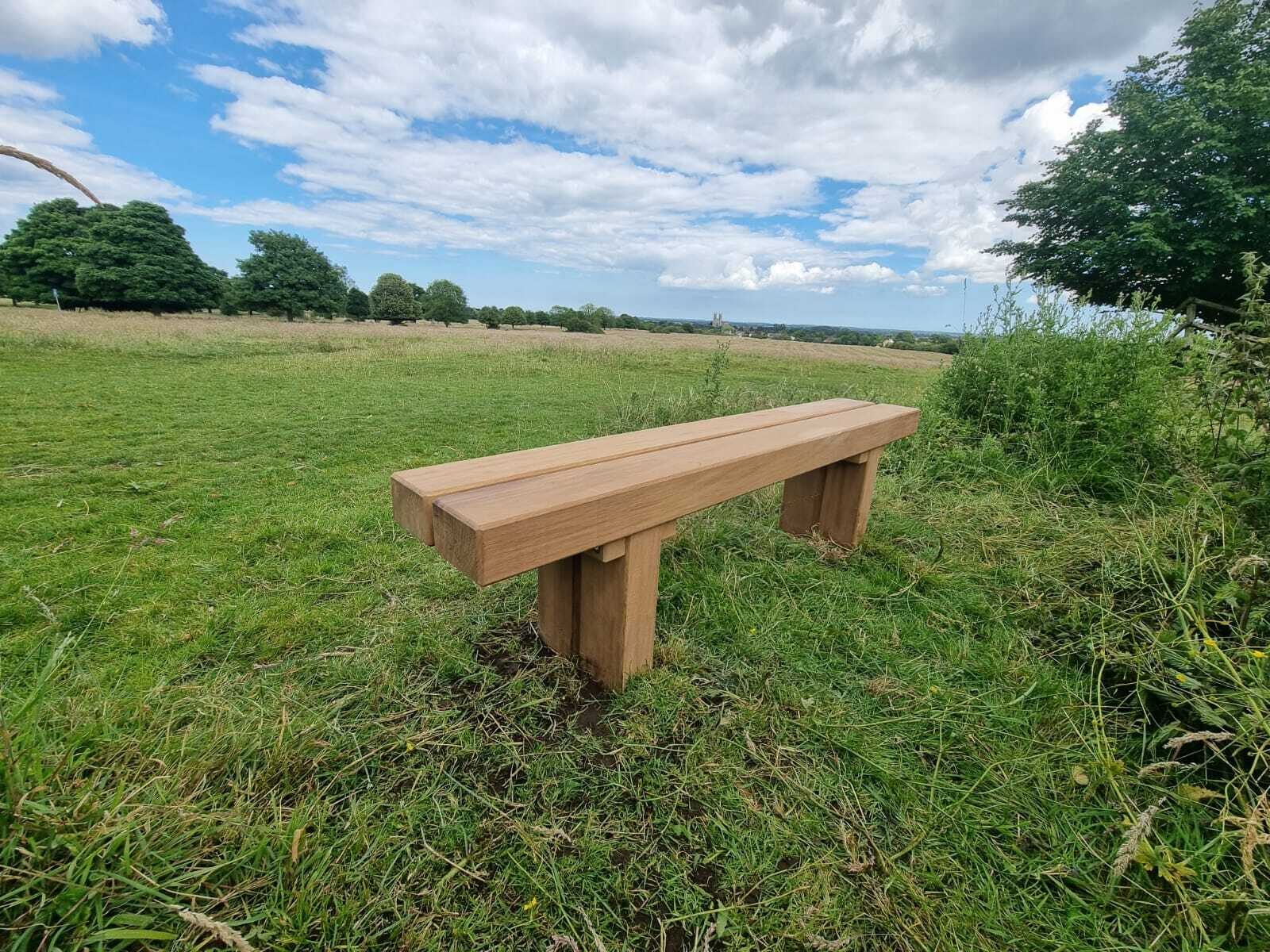 The Wykeham bench in honour of a local doctor | Woodcraft UK
