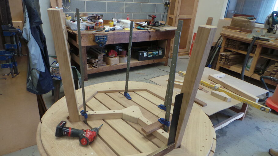 Crafting the Perfect Circular Outdoor Dining Table : A Pictorial ...