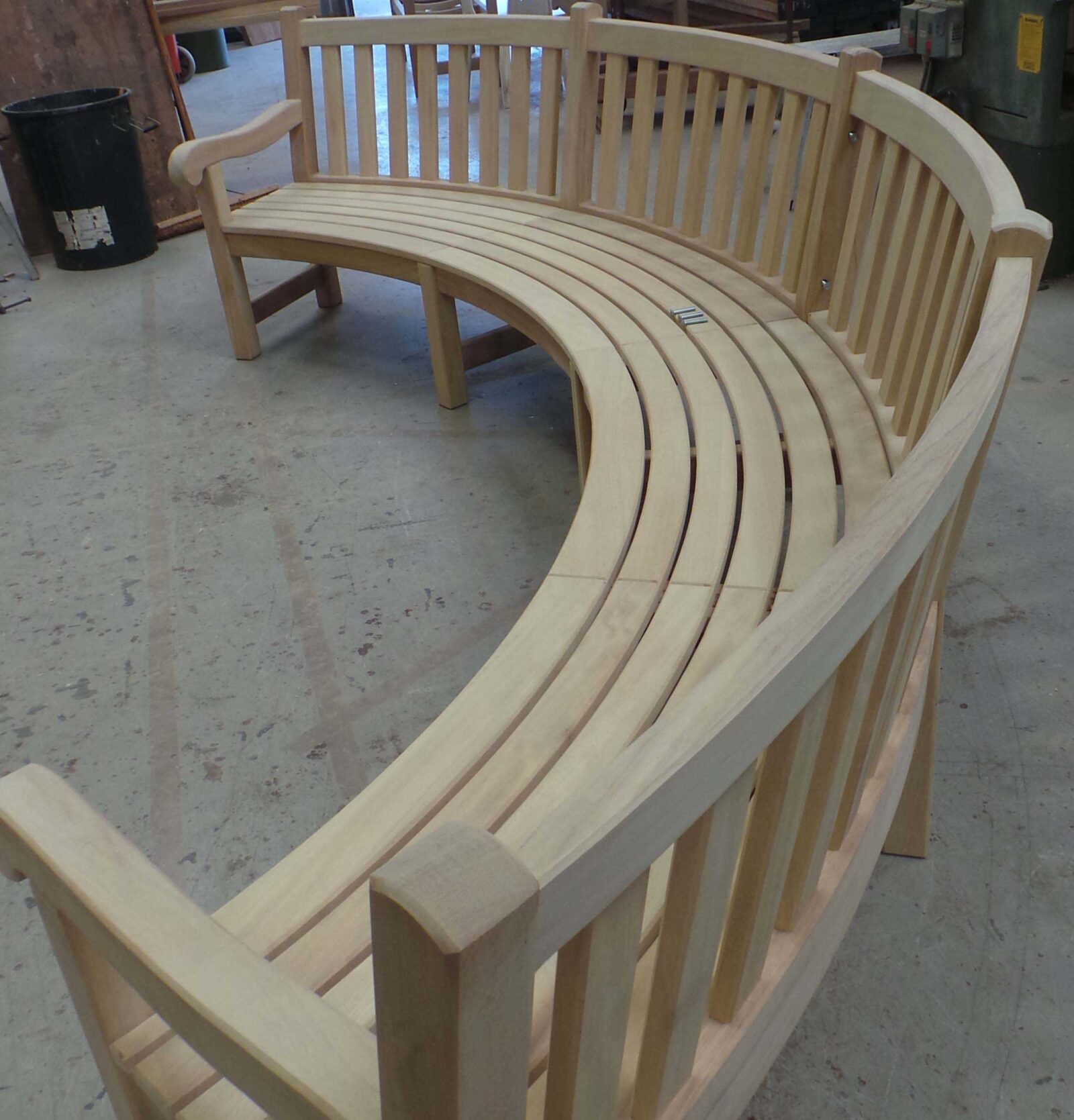 Curved wooden bench delivered to Dallas USA | Woodcraft UK